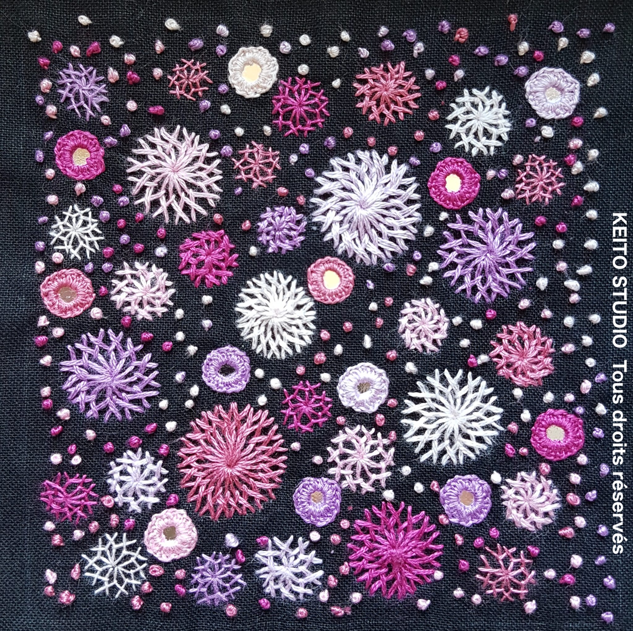 Kit broderie carré Sarguna - KEITO STUDIO broderie indienne